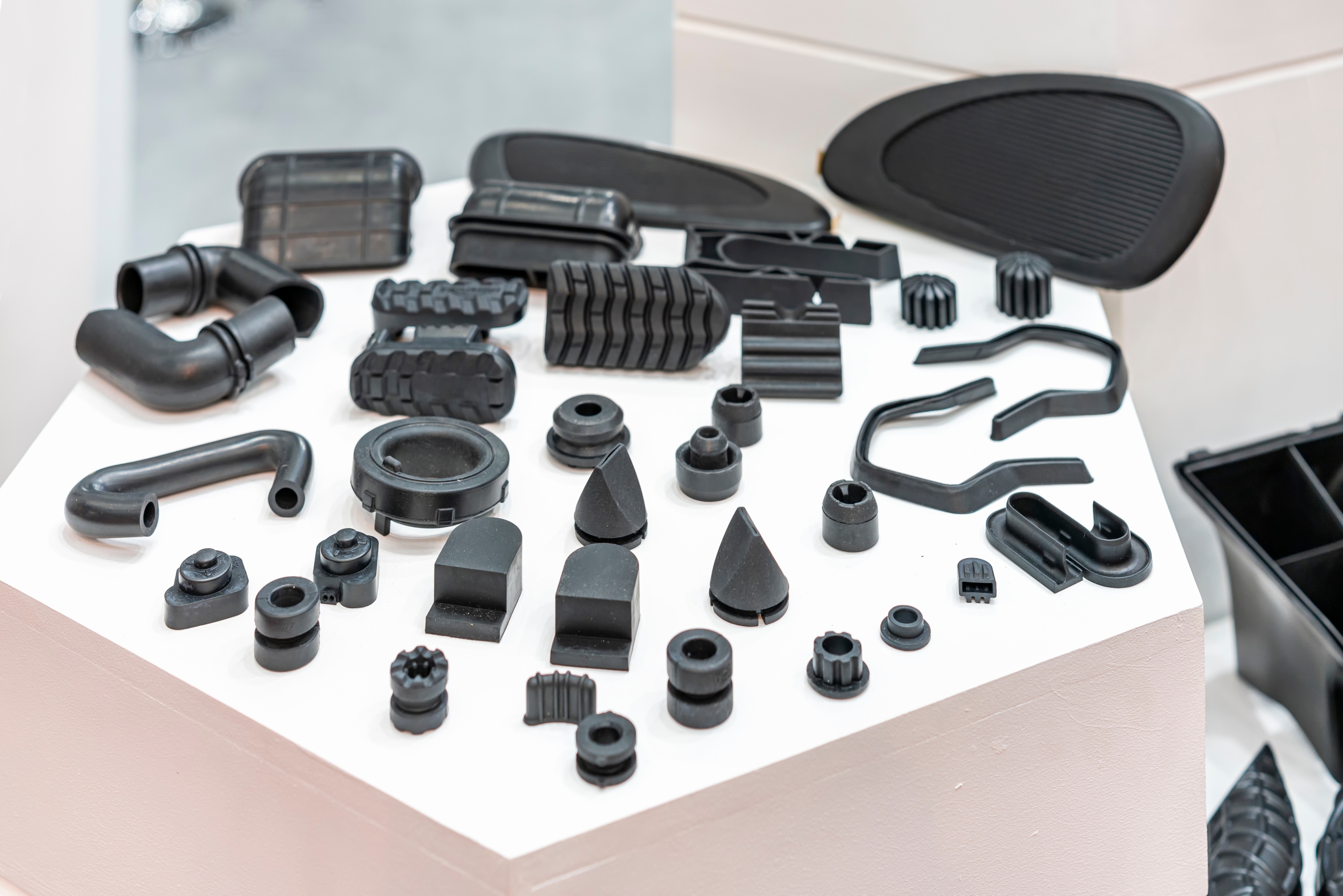 A Complete Guide to Choosing a Custom Rubber Manufacturer